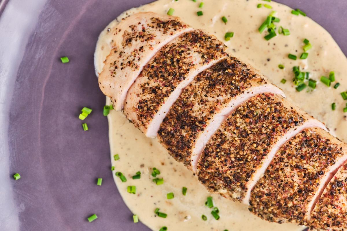 Pechuga de pavo con salsa a la pimienta: un plato disfrutón