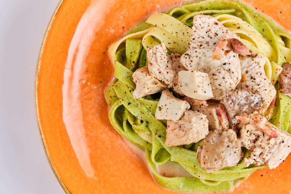 Estofado de pavo y setas: un guiso suave y riquísimo