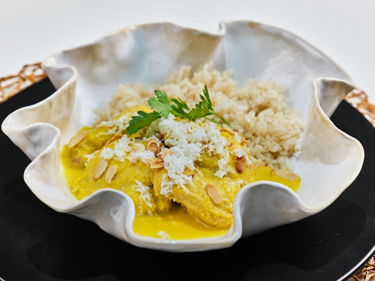 El pollo en pepitoria, un sabor de siempre que nunca falla